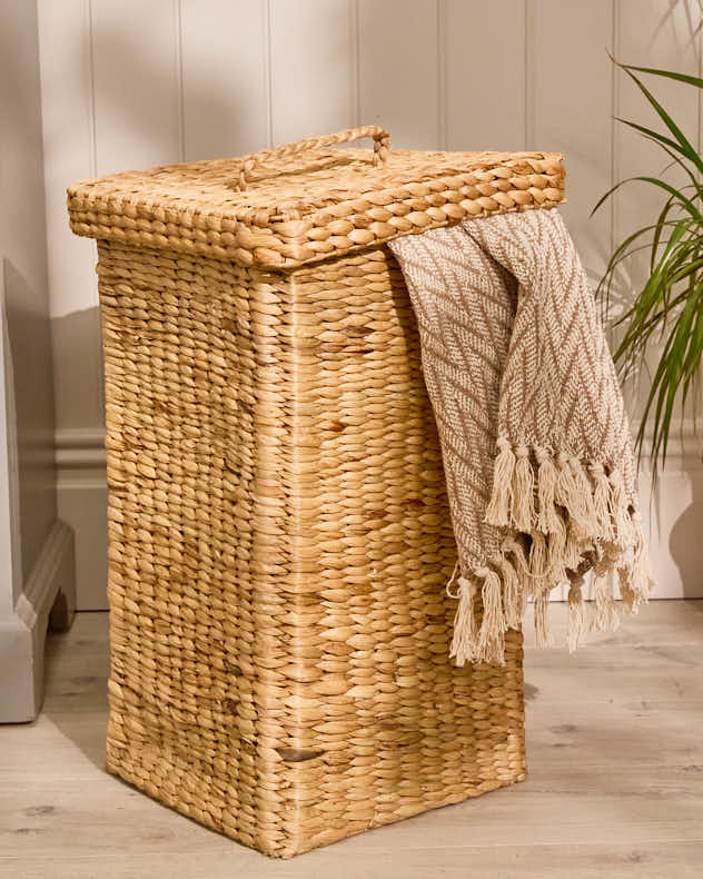 Tall laundry hamper with lid store