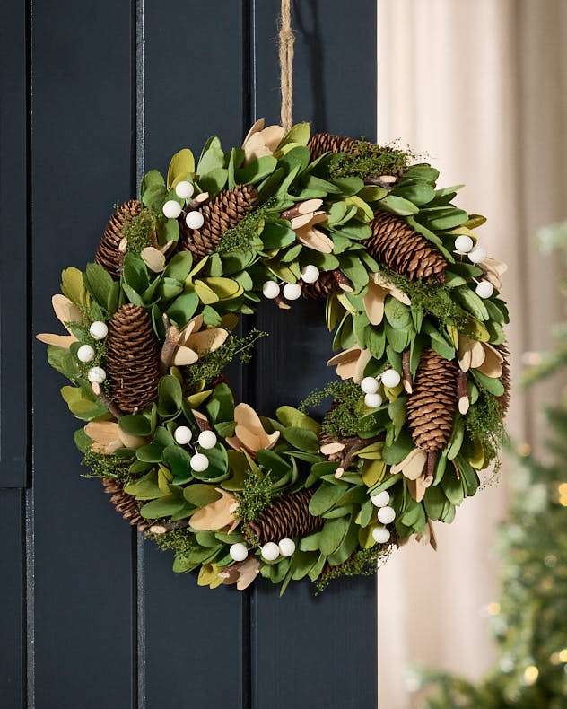 Mistletoe Luxury Christmas Wreath 35cm – Dibor