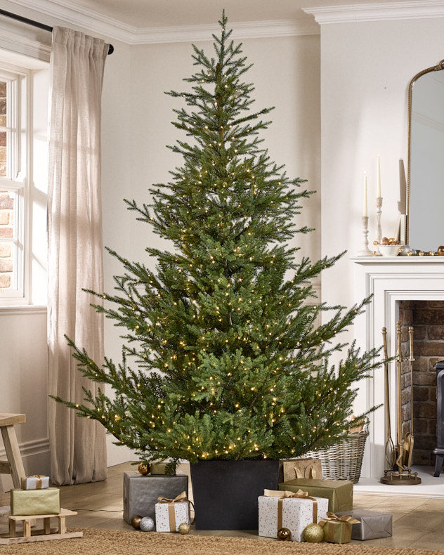 Alaskan Spruce Pre-lit Christmas Tree 7ft – Dibor