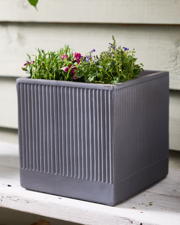 Small Grey Square Chipped Planter – Dibor
